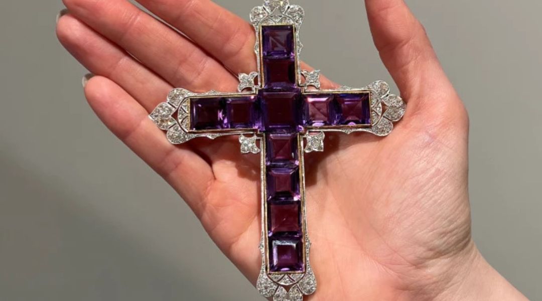 Kim Kardashian Buys Diana’s Iconic Attallah Cross
