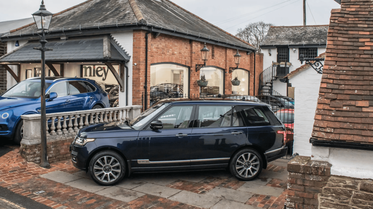 Queen Elizabeth II’s Car Listed at \$285K Price Tag
